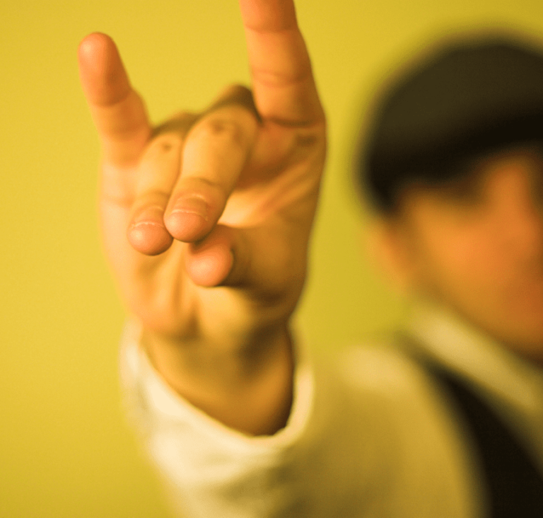 GESTOS ITALIANOS CON LAS MANOS - ¡Descúbrelos!